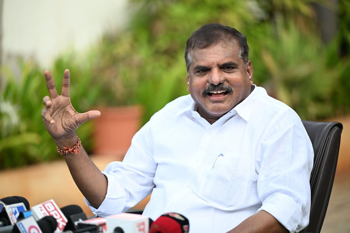 టీవీ5 టీటీడీ నాయుడికి ఇచ్చిపడేశారు.. - Great India
